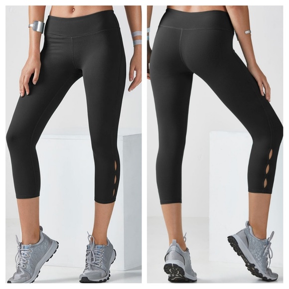 Fabletics | Pants & Jumpsuits | Fabletics Capri Leggings | Poshmark